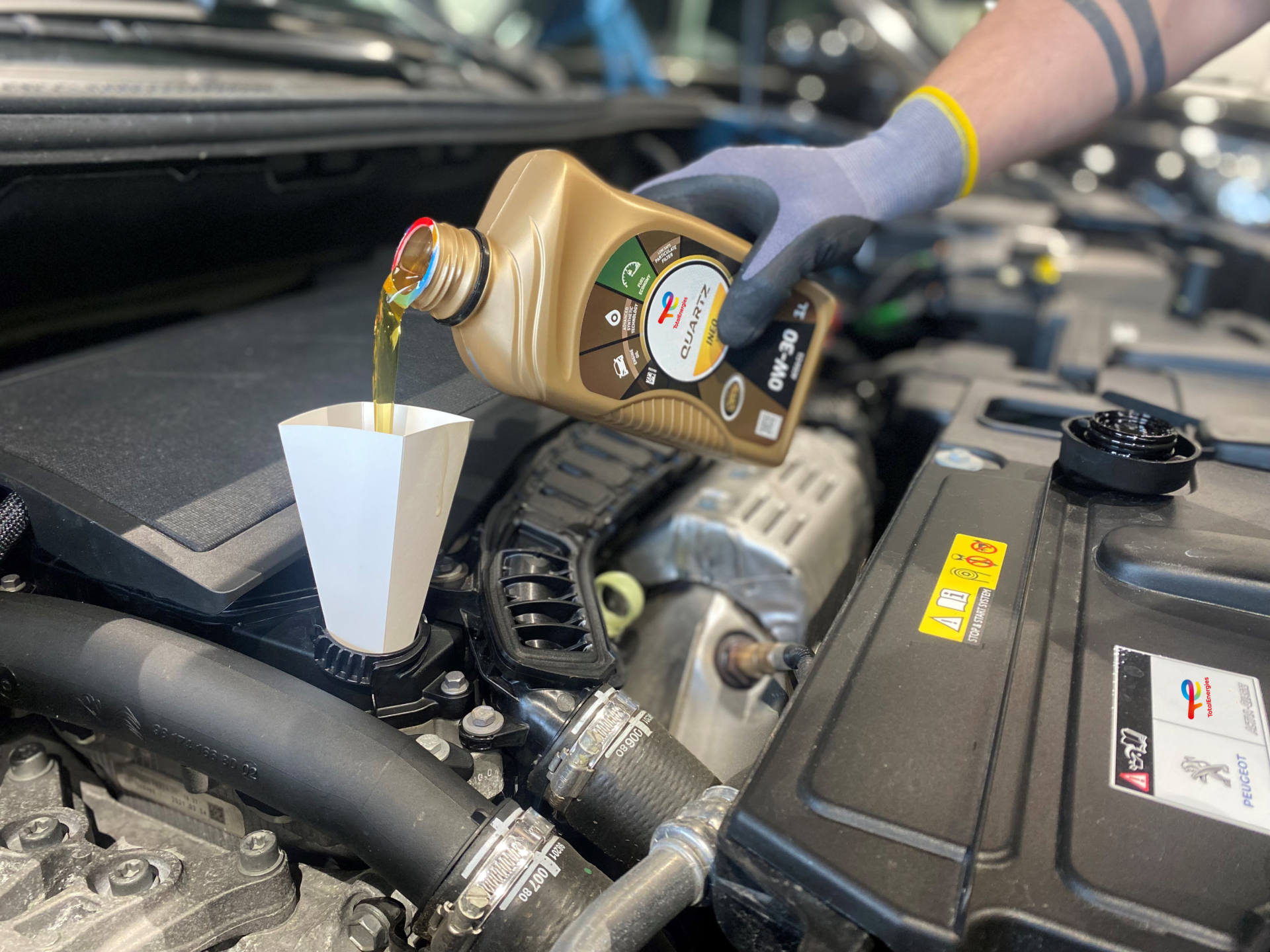 Waarom olie peilen - TOP - Autobedrijf Ophoff